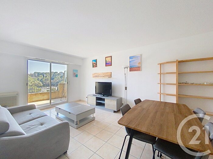 Appartement à louer - Mougins, Le Haut, Bréguières - 2 pièces - 1 chambre