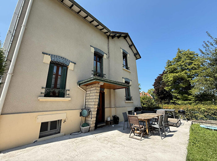 Maison à vendre - Vittel - 6 pièces - 3 chambres