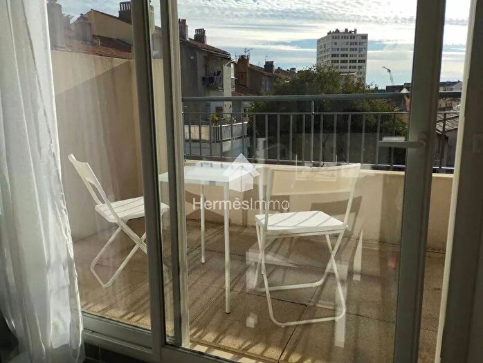 Appartement à louer - Saint Roch, Toulon - 2 pièces - 1 chambre