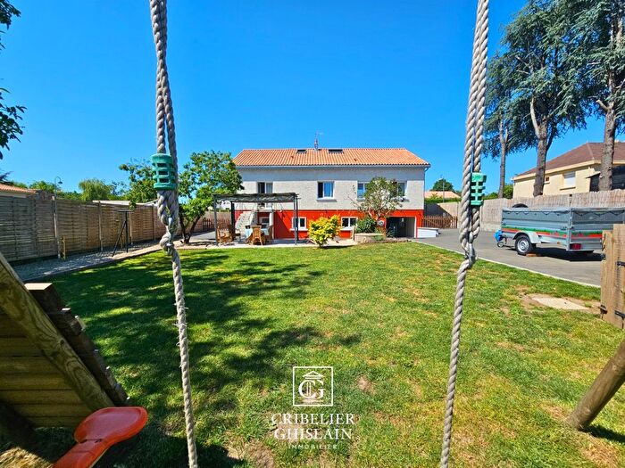 Les Essarts : Maison 10 pièces à vendre
