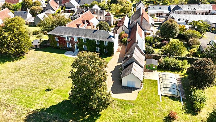 Maison à vendre - Esvres - 12 pièces - 7 chambres