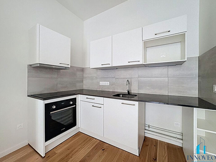 Appartement à louer - Strasbourg, Neudorf, Etoile, Gare, Schluthfeld - 2 pièces - 1 chambre