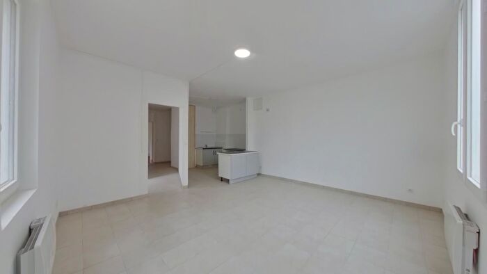 Appartement 3 pièces à Châtellerault, Centre-ville, à louer