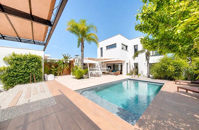 Villeneuve-de-la-Raho : Maison 5 pièces à vendre