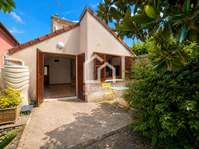 Maison 4 pièces à Les Mureaux, Nouvelle France, à vendre