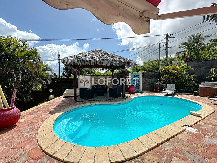 Maison à vendre - Le Moule - 15 pièces - 10 chambres