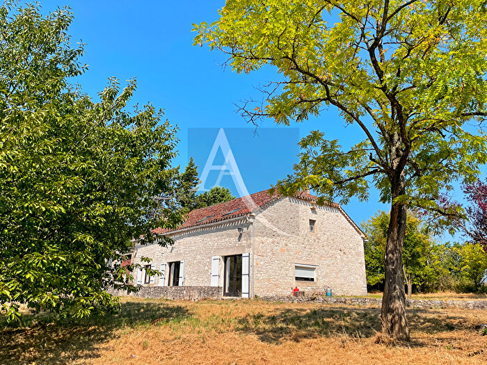 Maison à vendre - Saint-Matré - 12 pièces - 7 chambres