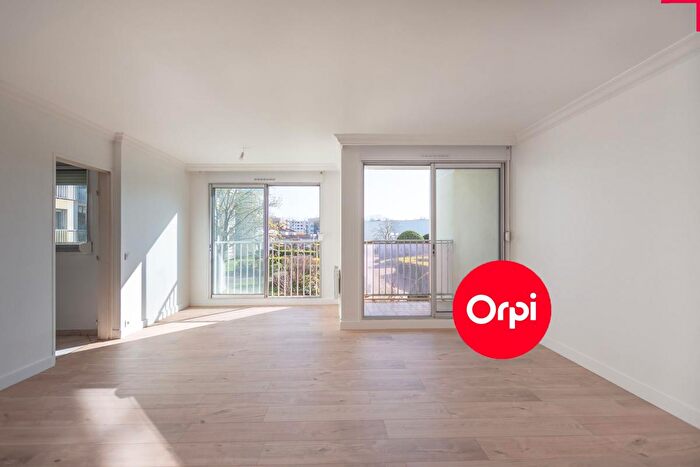 Appartement à vendre - Saint-Priest, Revaison - 4 pièces - 3 chambres