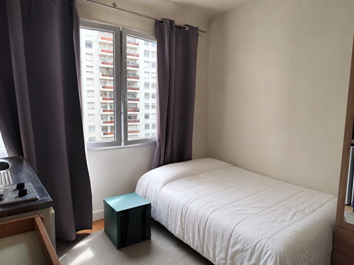 Appartement 1 pièce à louer à Courbevoie, Hôtel de ville