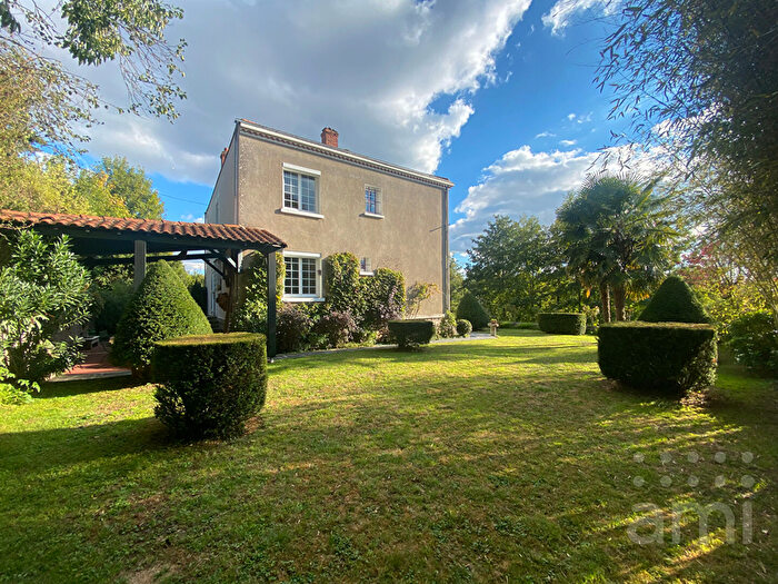 Maison à vendre - Niort, Sainte-Pezenne - 7 pièces - 4 chambres