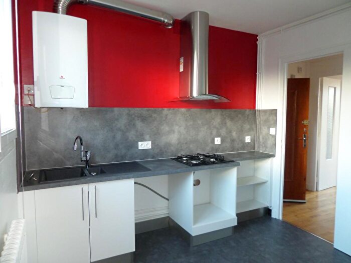 Appartement à louer - Guingamp - 4 pièces - 1 chambre