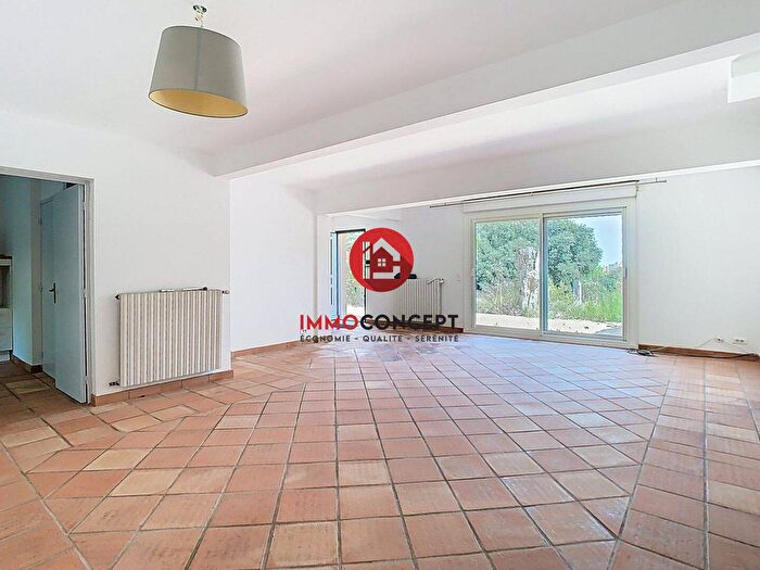 Maison 6 pièces à louer à Charbonnières-Montagnié, Villeneuve-lès-Avignon