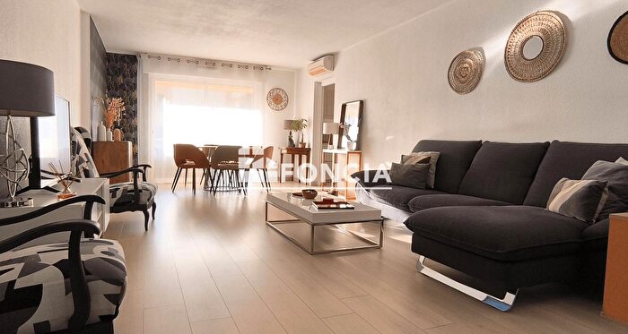 Appartement à vendre - Cavalaire-sur-Mer, Centre-ville - 3 pièces - 2 chambres