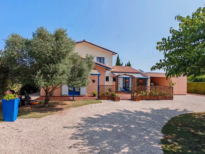 Maison à vendre - Brizambourg - 5 pièces - 3 chambres