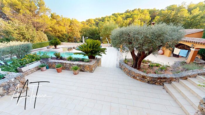 Maison à vendre - Lorgues - 8 pièces - 6 chambres