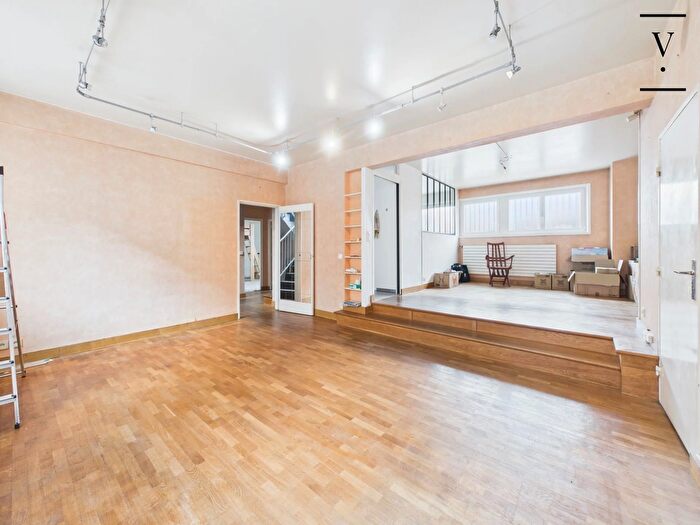 Appartement à vendre - Paris e , Bel-Air, Nord - 8 pièces - 5 chambres