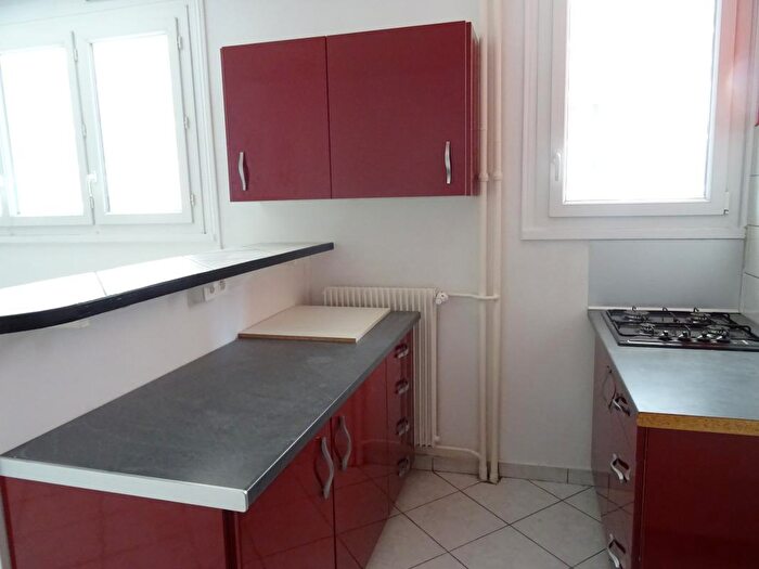 Appartement à louer - Saint-Étienne, La Terrasse, Bel Air, Bergson, Carnot - 2 pièces - 1 chambre