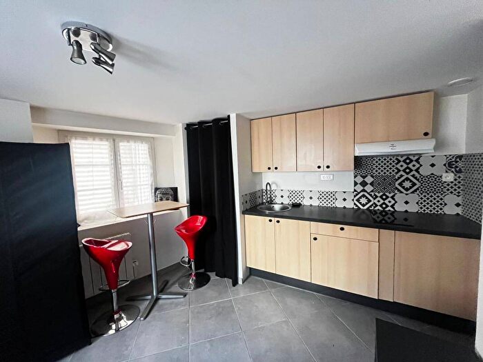 Appartement à louer - Intra Muros, Manosque - 1 pièce