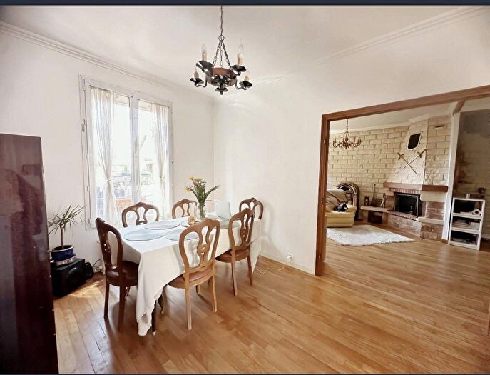 Maison à vendre - Villetaneuse, Centre-ville, Stade, Hameau du Parc - 8 pièces - 3 chambres