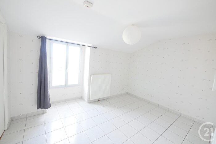 Appartement à louer - Guéret, Centre-ville, La Rodde, Champegaud - 2 pièces - 1 chambre