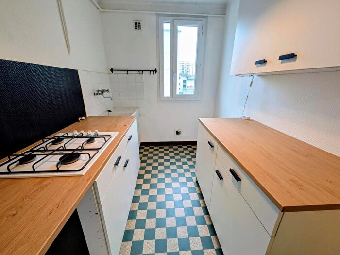 Appartement à louer - Grenoble, Eaux-Claires, Mistral - 2 pièces - 1 chambre