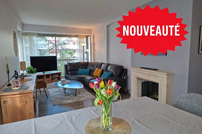 Appartement à vendre - Fontenay-le-Fleury - 6 pièces - 4 chambres