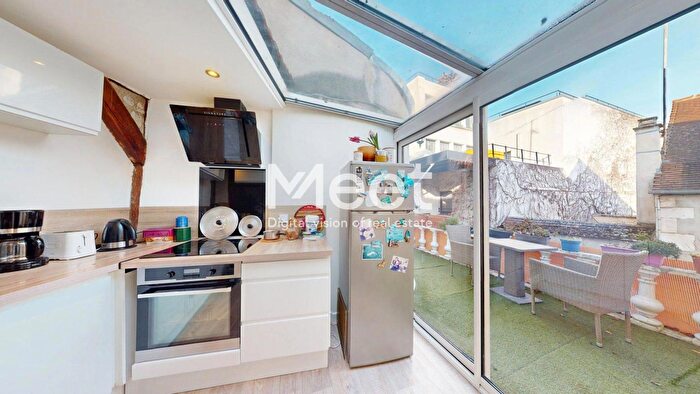 Appartement à vendre - Auxerre, Centre-ville - 3 pièces - 2 chambres