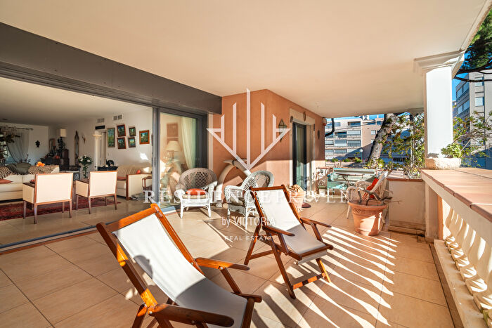 Appartement à vendre - Hyères, Maurels - 5 pièces - 3 chambres