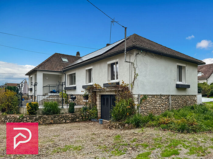 Maison à vendre - Menneval - 8 pièces - 7 chambres