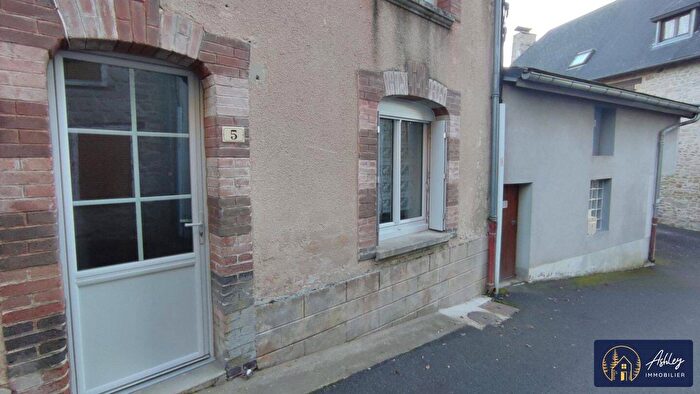 Maison à louer - Neuvic - 2 pièces - 1 chambre