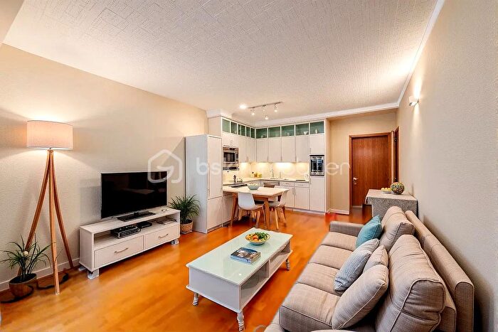 Appartement à vendre - Issy-les-Moulineaux, Les Iles, La Ferme - 2 pièces - 1 chambre