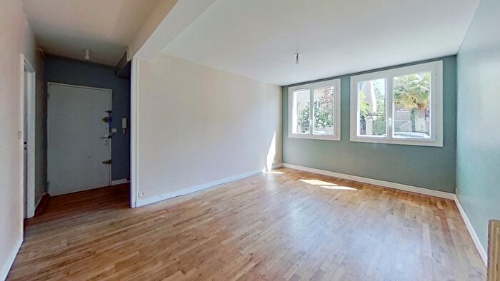 Appartement 3 pièces à Quartiers Nord-Est, Jeanne dArc, à vendre