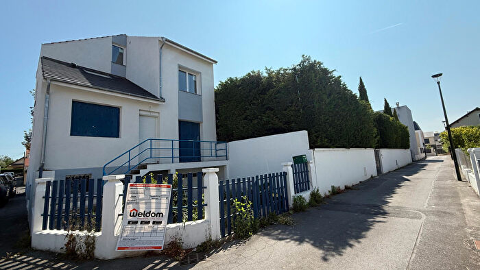 Maison à louer - Carrières-sur-Seine, Fermettes, Amandiers, Colombier - 5 pièces - 4 chambres