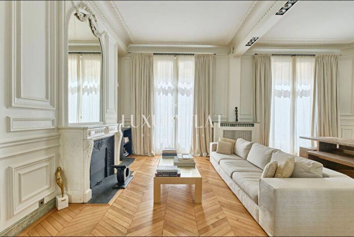 Appartement 3 pièces à Paris 8ème arrondissement, à louer