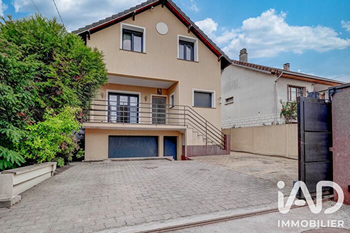 Tremblay-en-France, Le Vert Galant : Maison 9 pièces à vendre