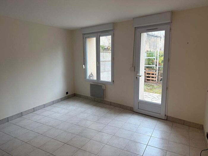 Appartement à louer - La Corniche-Frot-Saint Faron-Clémenceau, Meaux - 1 pièce