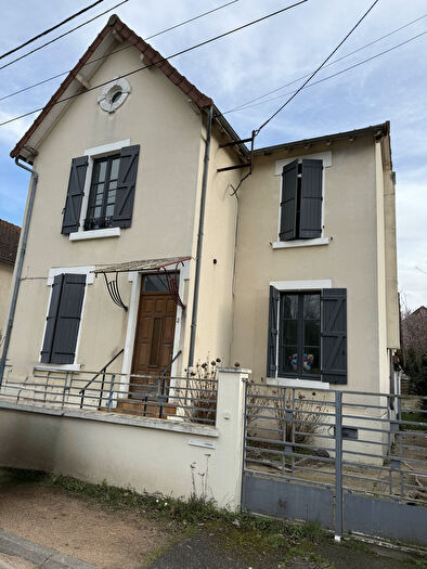 Saint-Germain-des-Fossés : Maison 3 pièces à vendre