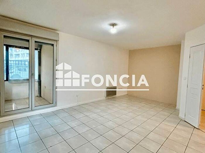 Appartement à louer - Le Bachut, Lyon ème arrondissement - 2 pièces - 1 chambre