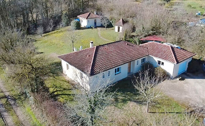 Maison à vendre - Soucirac - 6 pièces - 4 chambres