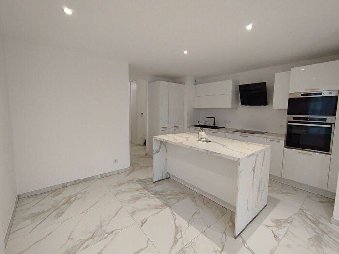 Appartement à louer - Centre, Annemasse - 3 pièces - 2 chambres