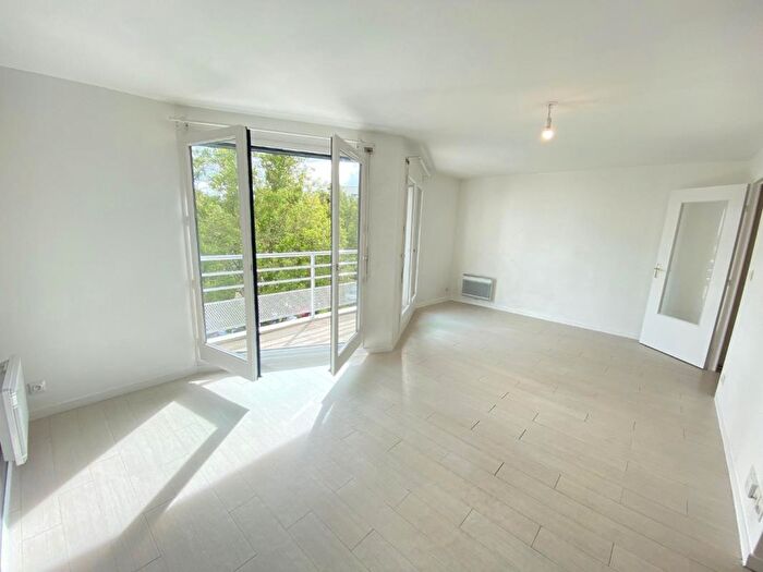 Appartement à louer - Quartiers Nord-Est, Les Longs Champs - 1 pièce