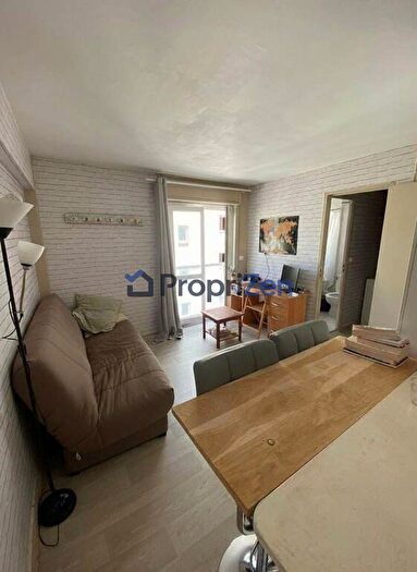 Appartement à louer - Montmartre, Paris ème arrondissement - 1 pièce