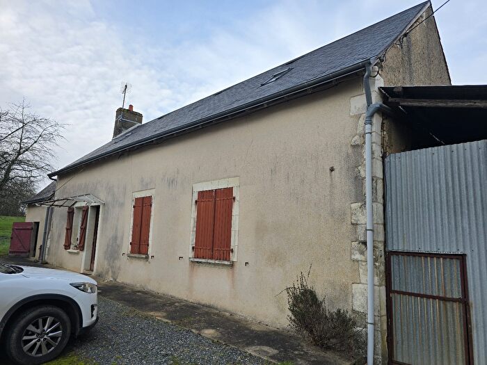 Saint-Pierre-de-Chevillé : Maison 3 pièces à vendre