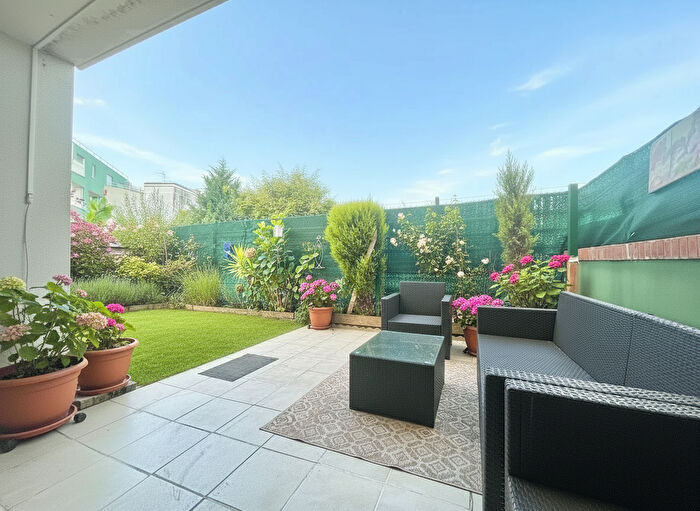 Appartement 4 pièces à Évry, Les Pyramides, à vendre
