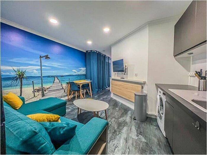 Appartement à louer - Croupillac-Clavières, Alès - 1 pièce