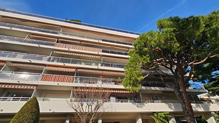 Appartement à vendre - Saint-Laurent-du-Var, Bord de Mer, Port de Plaisance - 3 pièces - 2 chambres