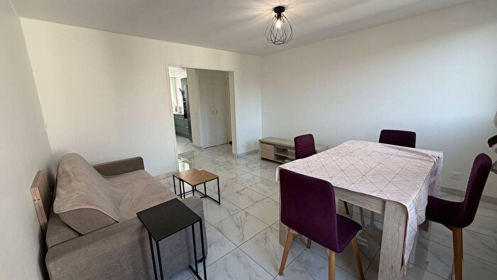 Appartement à louer - Le Plessis-Trévise - 3 pièces - 2 chambres
