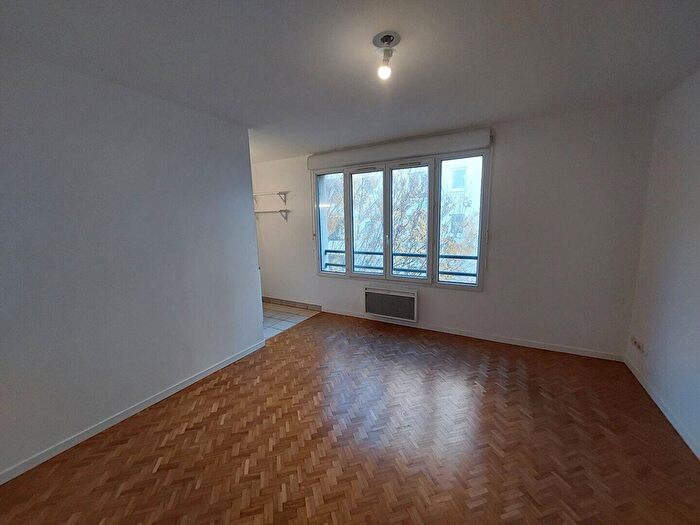 Appartement à louer - La Villette, Lyon ème arrondissement - 1 pièce