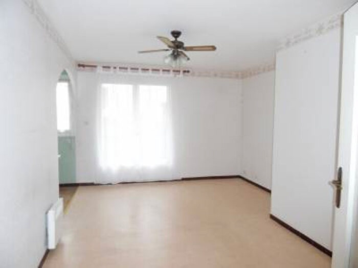 Appartement à louer - Amélie-les-Bains-Palalda - 4 pièces - 3 chambres