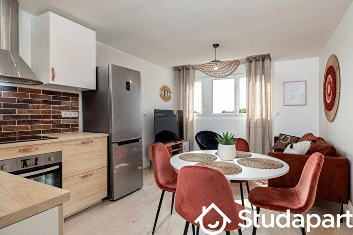 Appartement à louer - La Glacière-Labatut, Mérignac - 1 pièce - 1 chambre